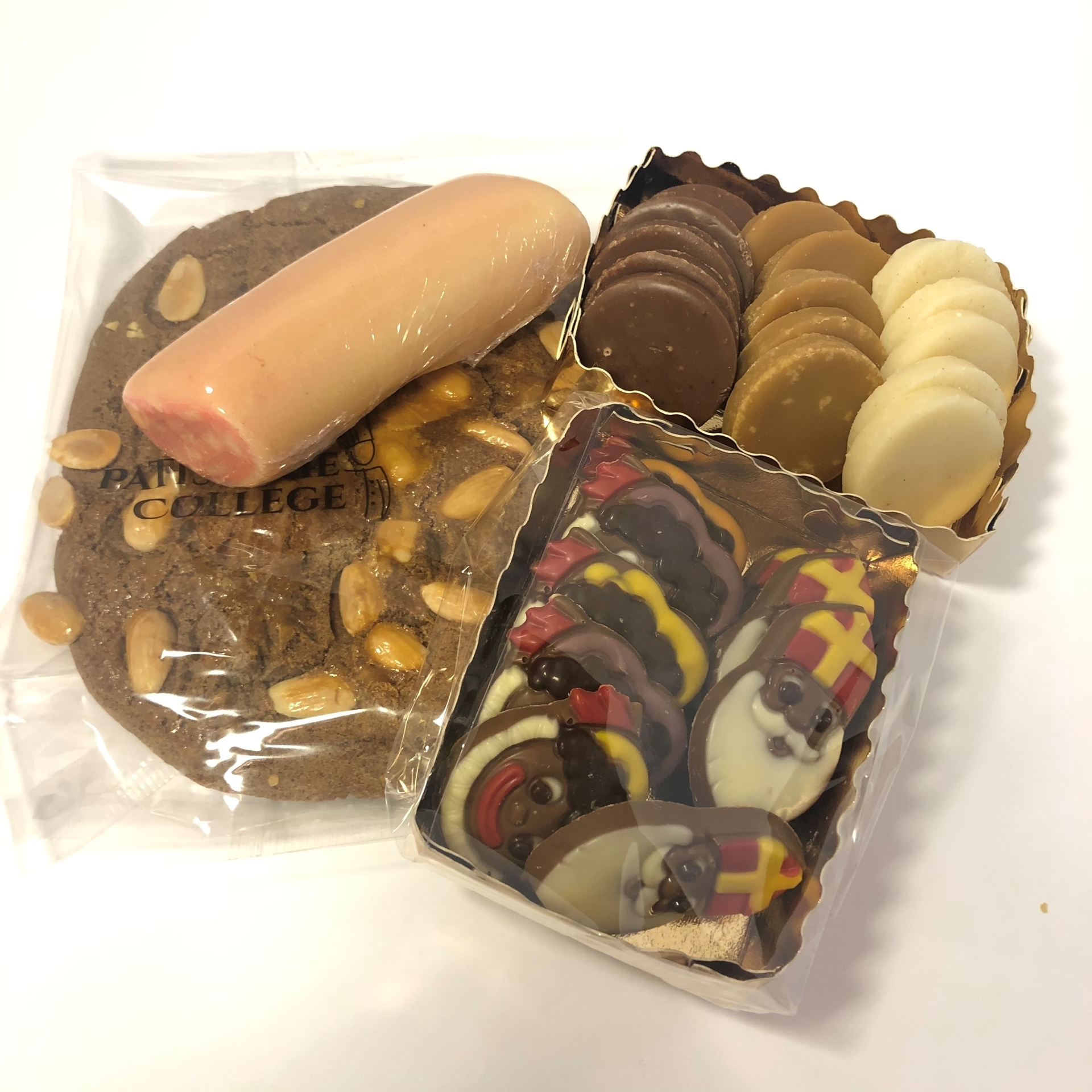 Surprise pakket B. Banketbakkerij en Chocolatie C. Van Velzen Heiloo Surprise pakket B. Banketbakkerij en Chocolatie C. Van Velzen Heiloo